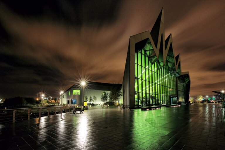 Neo-Futurism in Architecture: Towards a more sustainable life - OmDayal ...